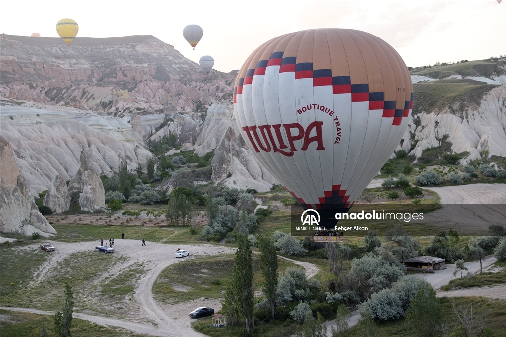 Hot air balloons in Turkiye's Cappadocia - Anadolu Ajansı