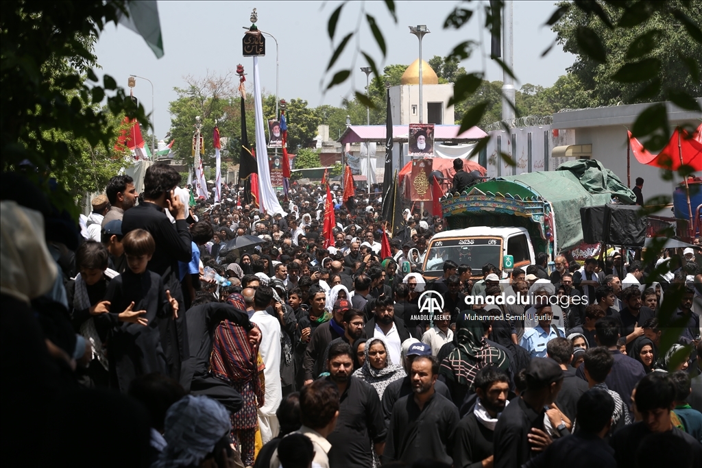 Commemoration of Imam Hussein and Karbala martyrs in Pakistan - Anadolu ...