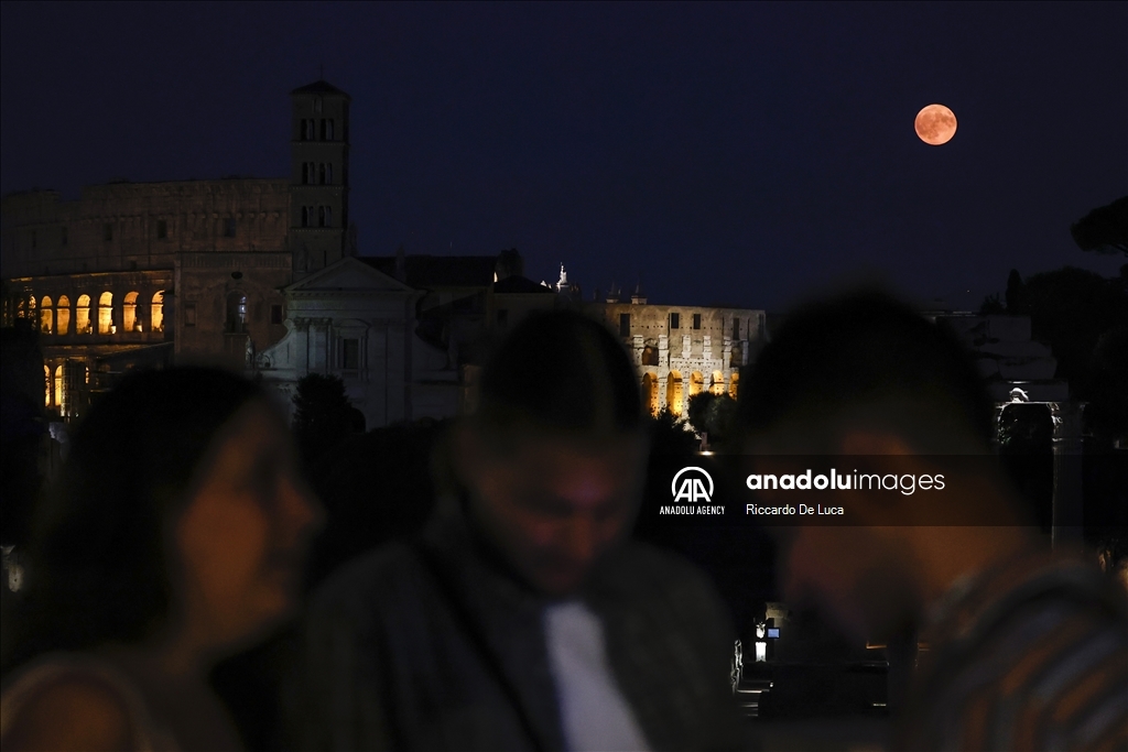 Supermoon in Rome - Anadolu Ajansı