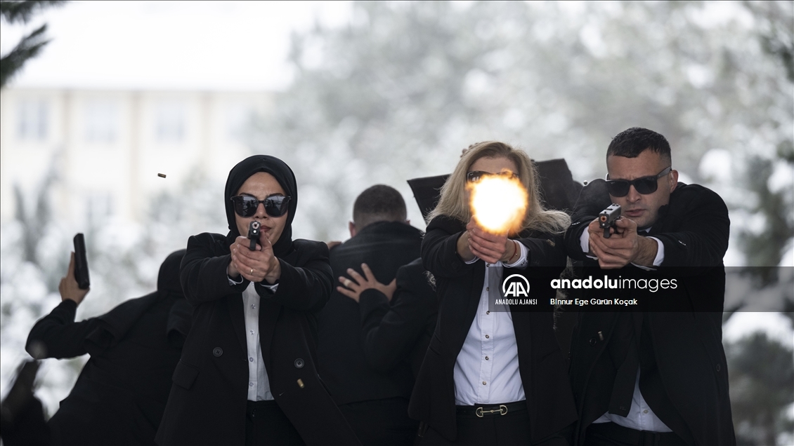 Koruma personeli zorlu eğitimlerle saha görevine hazırlanıyor - Anadolu ...