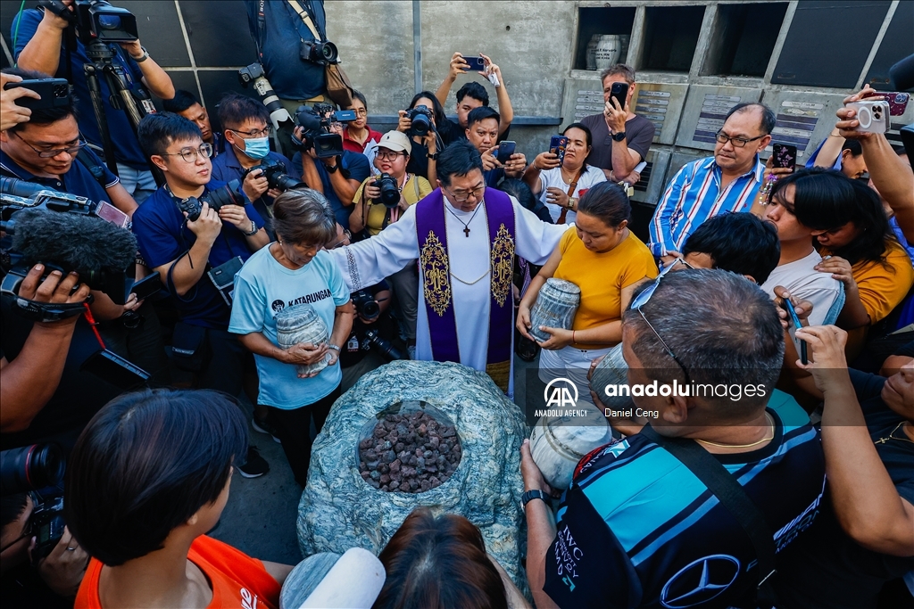 Inurnment of Drug War victims' remains in Philippines after Rodrigo ...