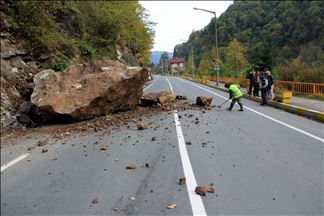 Landslide in Turkey’s Black Sea region - Anadolu Ajansı