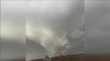 Whirlwind in central Turkey caused material damage in three villages ...