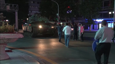 Footages showing defeated coup attempt staged by FETO in Turkey ...