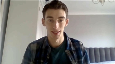 Dünyaca ünlü tabloları hedef alan çevreci grubun sözcüsü Alex De Koning ...