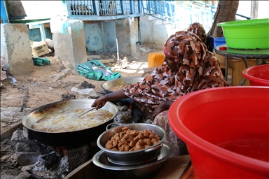 Somali women produce dry food materials to support the government ...
