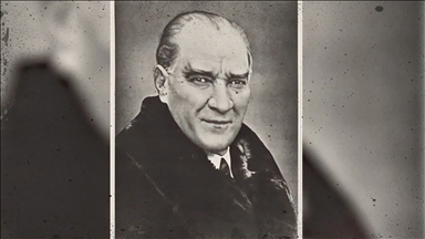 Atatürk'ün orijinal tarihi portresi MEB'in arşivinde - Anadolu Ajansı