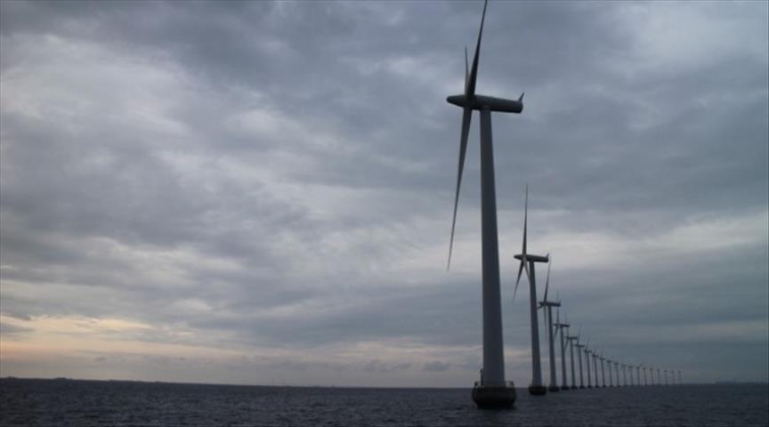 World’s 1st floating wind farm en route to Scotland