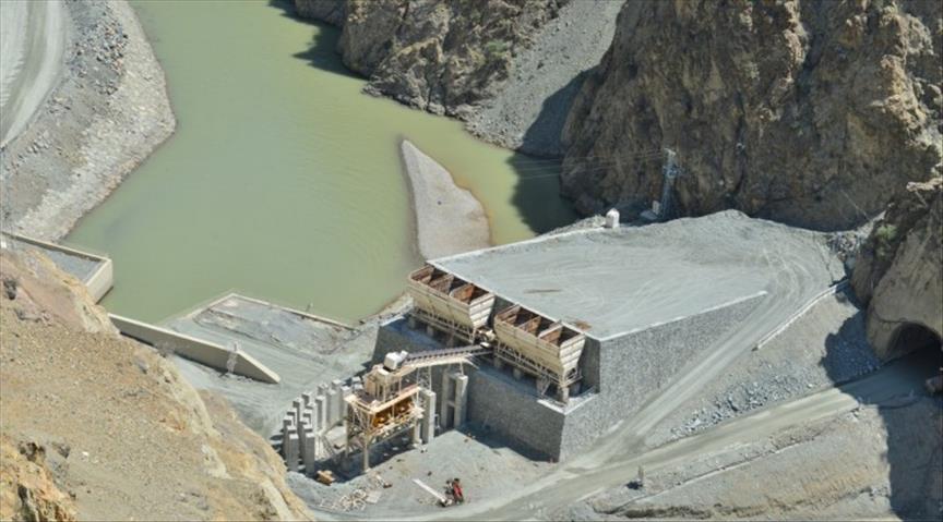 Over 60 percent of Turkey's highest arch dam completed