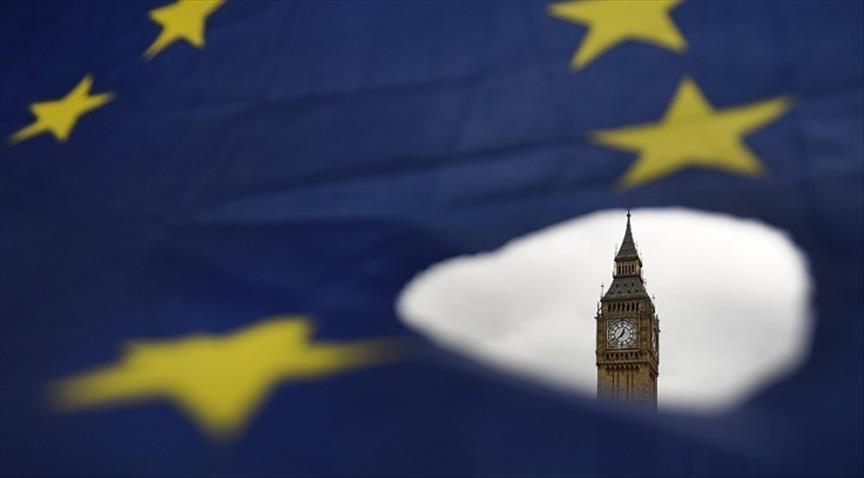 UK takes step closer to Brexit law change