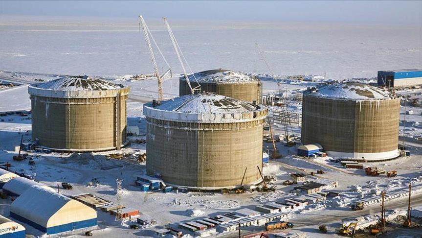 Total, Novatek partner for Russian LNG Arctic project