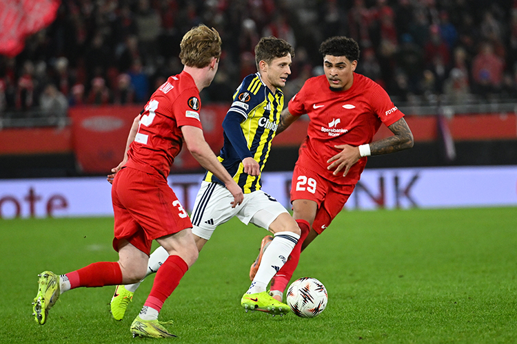 Brann'ı deplasmanda 4-0 yenen Fenerbahçe, play-off için avantaj yakaladı