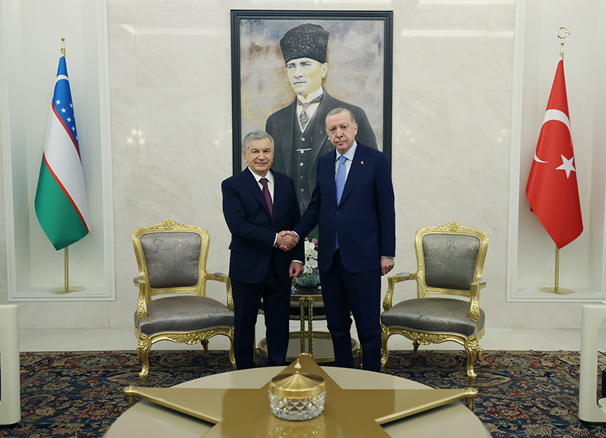 Cumhurbaşkanı Erdoğan, Özbekistan Cumhurbaşkanı Mirziyoyev ile bir ...