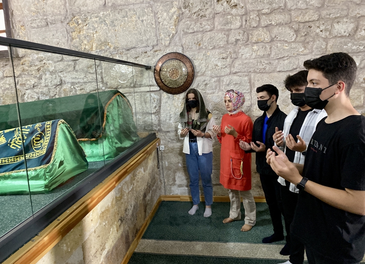 "Genç Ahiler" Ahiliği ve unutulmaya yüz tutmuş zanaatları Azerbaycanlı ...