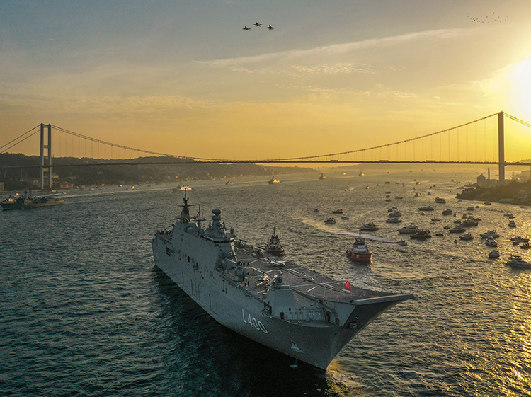 İstanbul Milli Eğitim Müdürü Yentür oyunu "İlk kıblede namaz" fotoğrafı ...