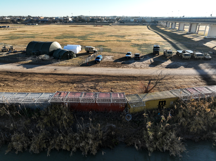 Meksika sınırında ABD federal kurumlarına kafa tutan Texas, ekonomik ...