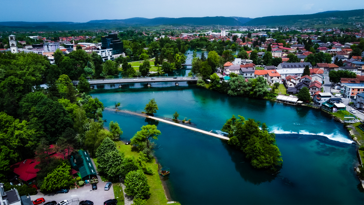 Bosna Hersek'in Bihac şehri doğal güzellikleriyle turistlerin yeni ...
