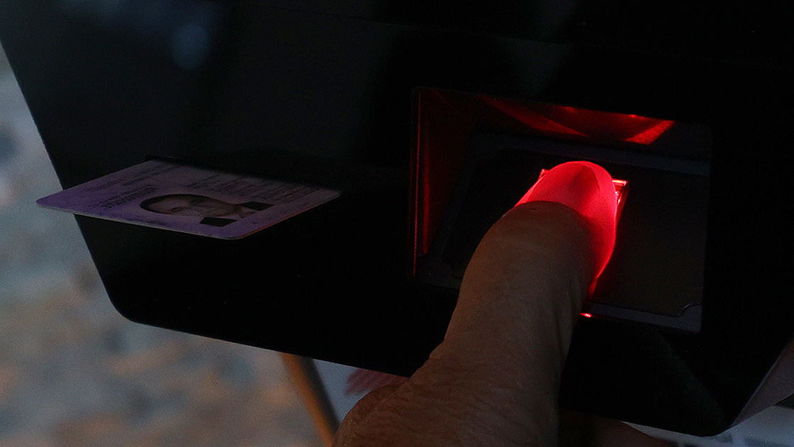 e-İmza uygulamasının kimlik kartlarına yüklenmesine başlandı